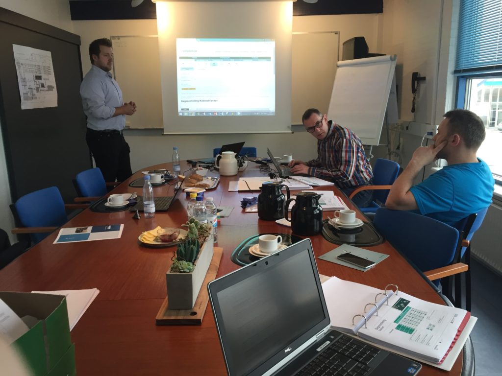 Brüel Systems uddanner nøglemedarbejdere i Simplimize - Simplimize | Simplify to optimize